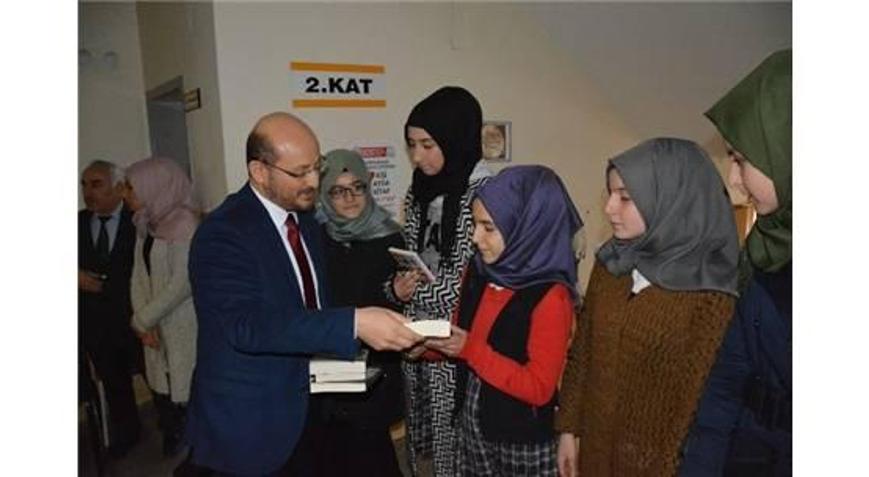 “DOST KİTAPLAR-DOST ÖĞRENCİLER” KİTAP OKUMA ETKİNLİĞİ - Tokat Haberleri