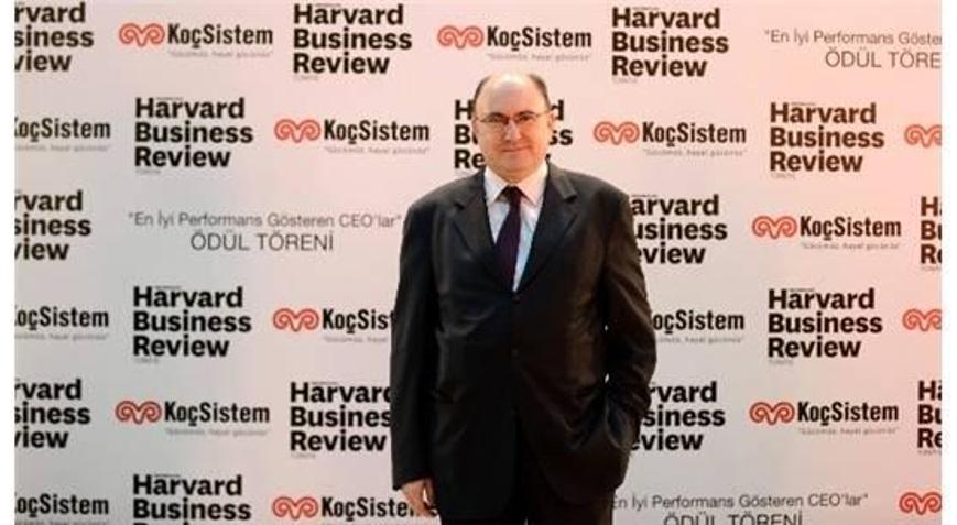 TÜRK TRAKTÖR GENEL MÜDÜRÜ MARCO VOTTA’YA EN İYİ PERFORMANS GÖSTEREN CEO ...