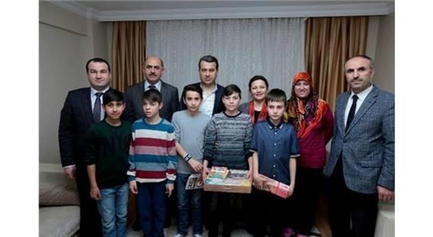 Vali Azmi Çelik Ve Eşi Emel Çelik, Sevgi Evlerini Ziyaret Etti ...