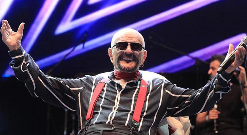 Alpay, 55. sanat yılında Kuruçeşme Açıkhava sahnesinde - Magazin ...