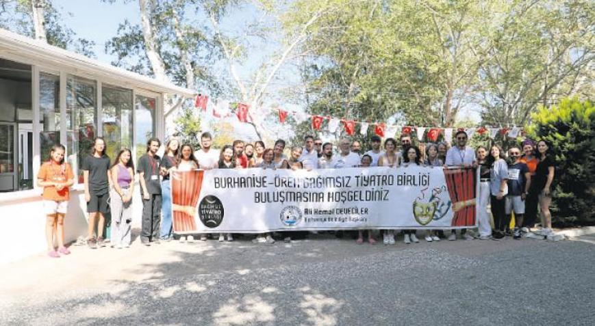 Ege Haberleri - Tiyatrocular buluştu - Ege Haberleri