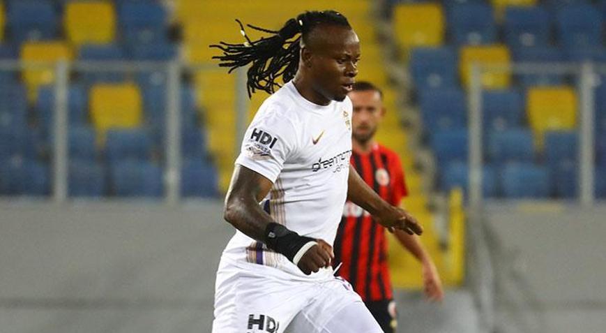 Emeka Eze ve Pa Dibba'dan 14 gole direkt katkı - Futbol - Spor Haberleri