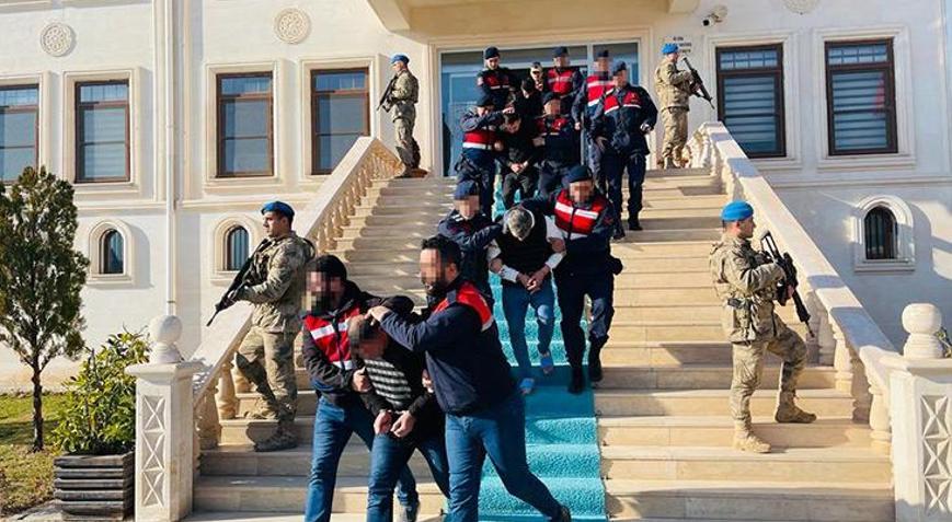 Mardin'de, 5 Iraklının öldüğü silahlı saldırının şüphelileri adliyede ...