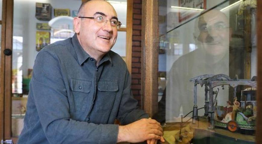 Sunay Akın, kuruluşunda görev aldığı Oyuncak Müzesi'ni gezdi - Antalya ...