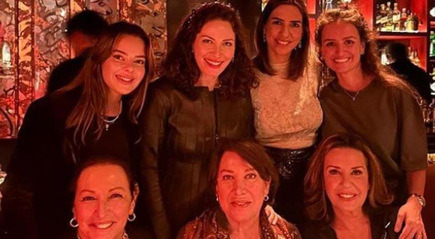 Ezo Sunal'a doğum günü kutlaması - Magazin Haberleri - Milliyet