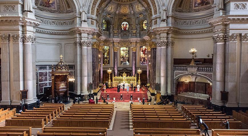 Almanya'daki Protestan Kilisesi'nde cinsel istismar skandalı! 9 binden ...
