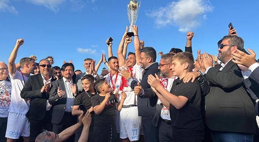 Kepez Spor Futbol A.Ş. şampiyonluk kupasını aldı!