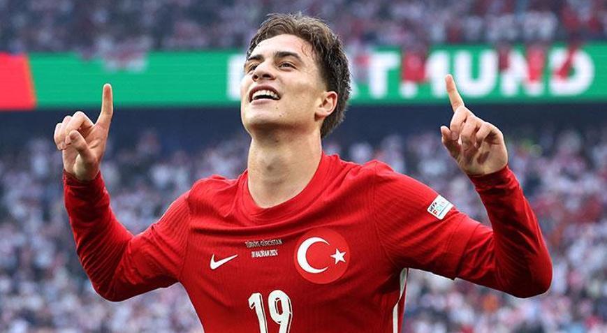 Kenan Yıldız'dan milli yıldıza övgü: Harika bir futbolcu, özel bir tekniği var - Futbol - Spor ...