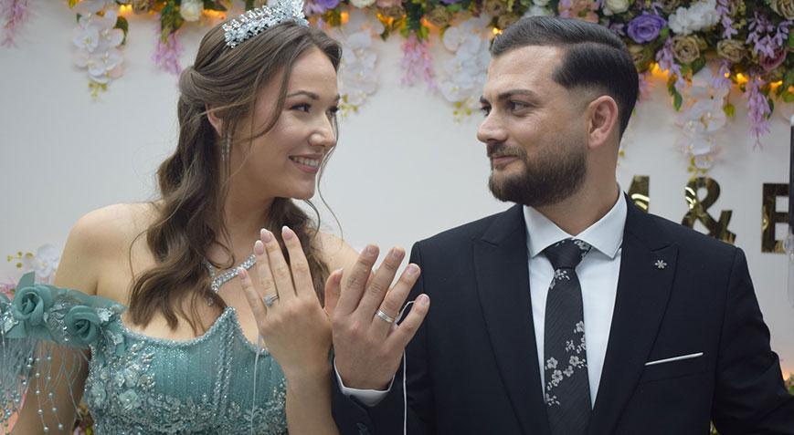 Baver ile Alman Malena, Batman'da nişanlandı! 'Bana prenses gibi ...
