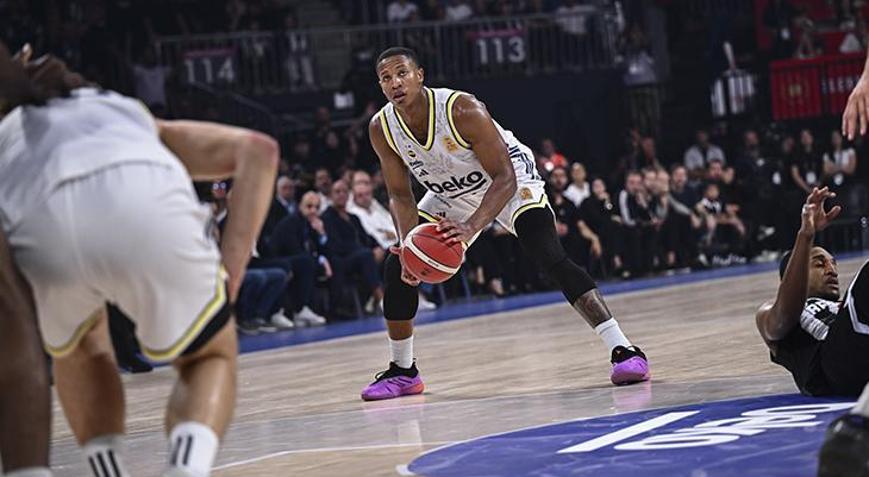 Cumhurbaşkanlığı Kupası'nın finalinde Devon Hall yıldızlaştı ...