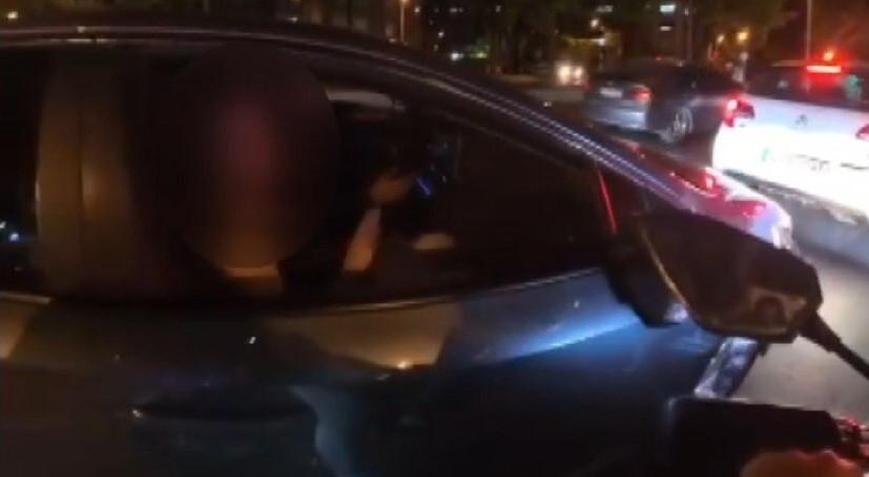 Beylikdüzü'nde 'yol verme' tartışmasında aracından inip saldıran ...